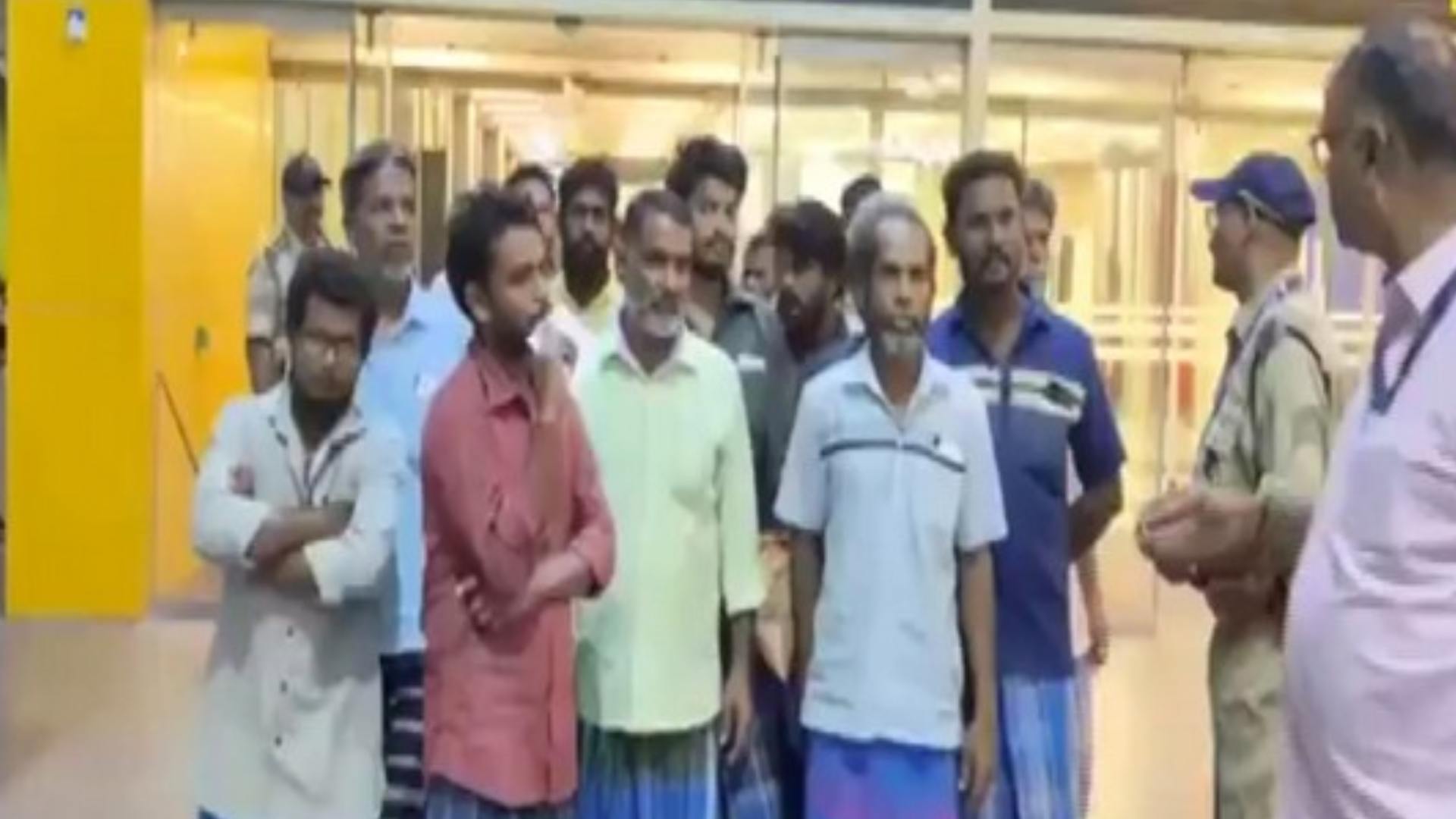 Tamil Nadu: 21 Indian fishermen released from Colombo prison arrive at ...